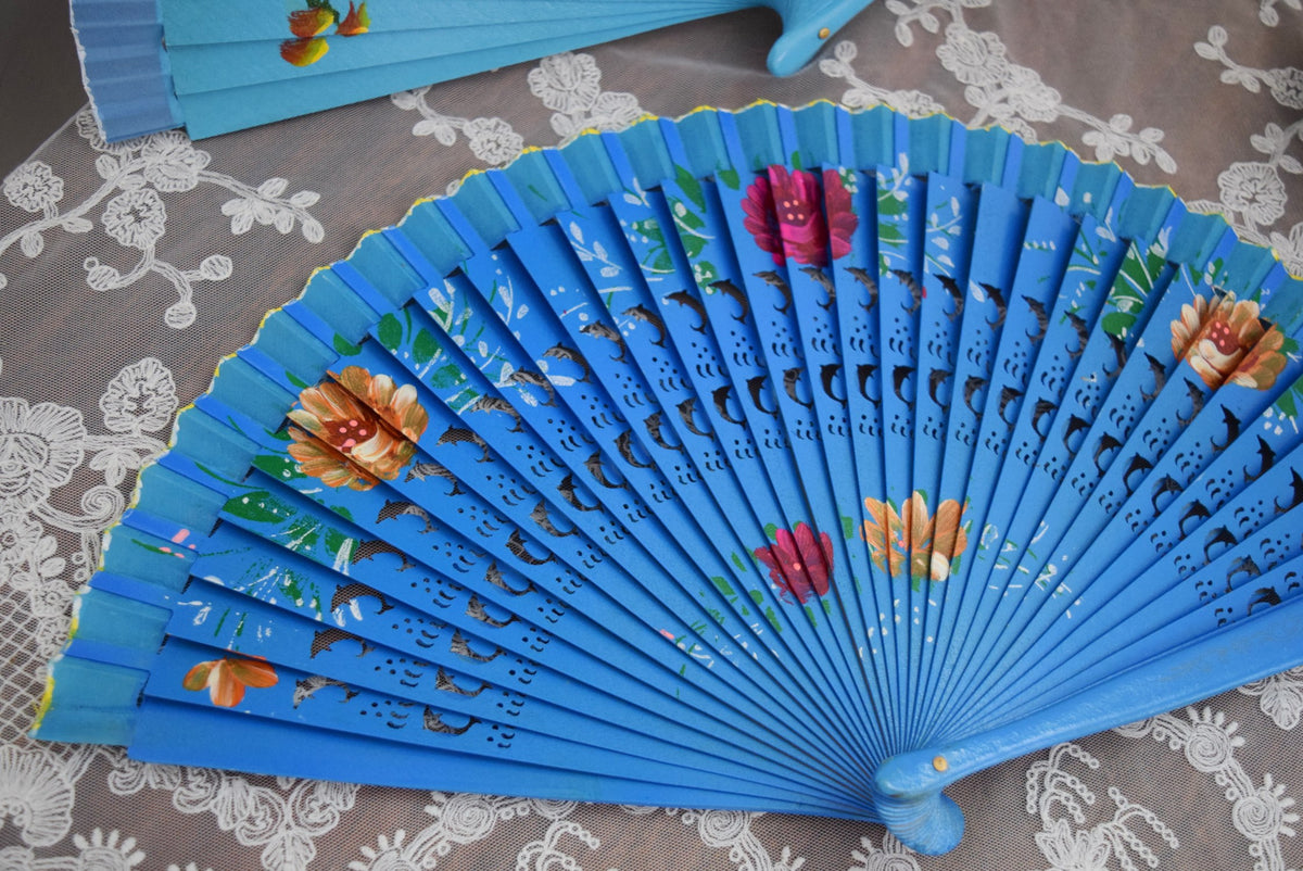 Wooden Hand Fan - Blue – Dames a la Mode