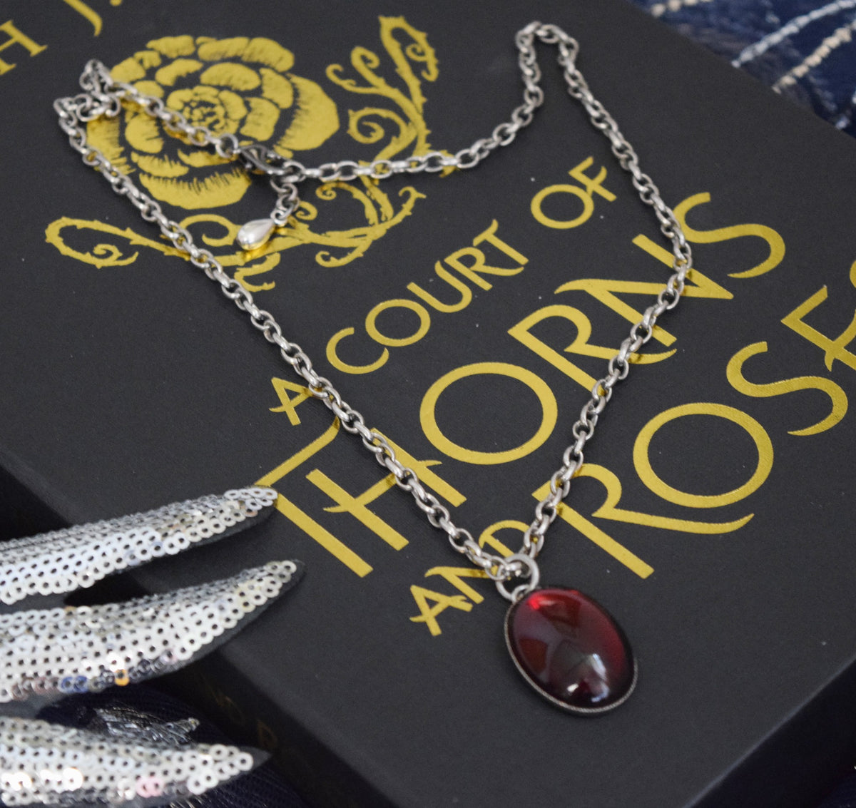 Cassian Siphon Pendant - Officially Licensed ACOTAR jewelry – Dames a ...