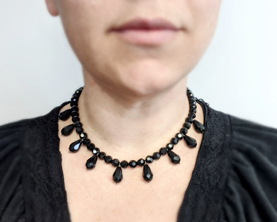 Faceted "Jet" Fringe Necklace – Dames a la Mode