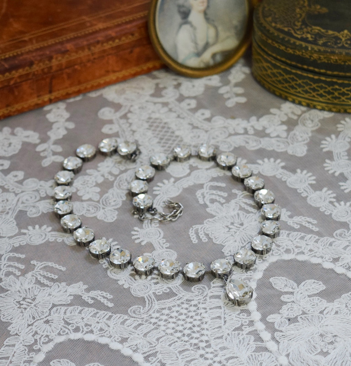 Queen Victoria's Diamond Collet Necklace with Teardrop – Dames a la Mode