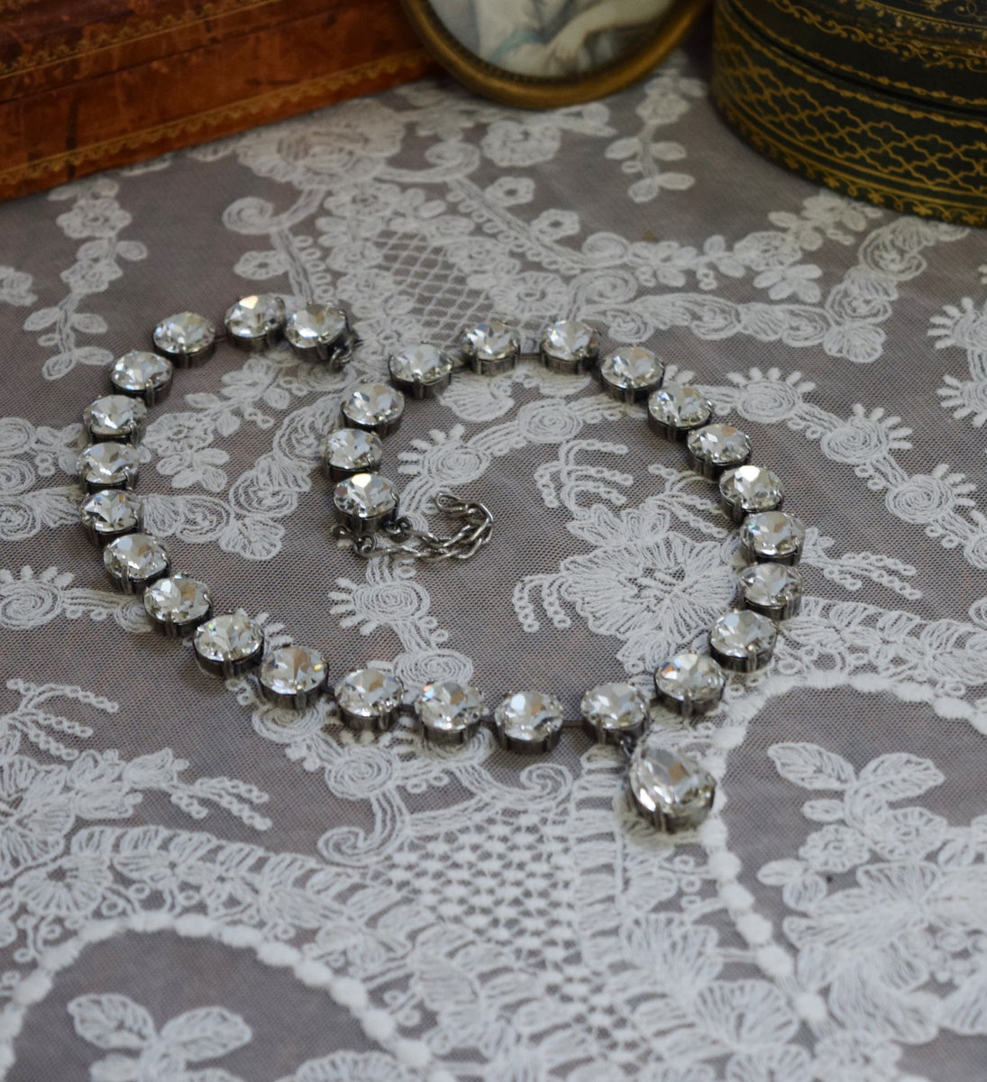 Queen Victoria's Diamond Collet Necklace with Teardrop – Dames a la Mode